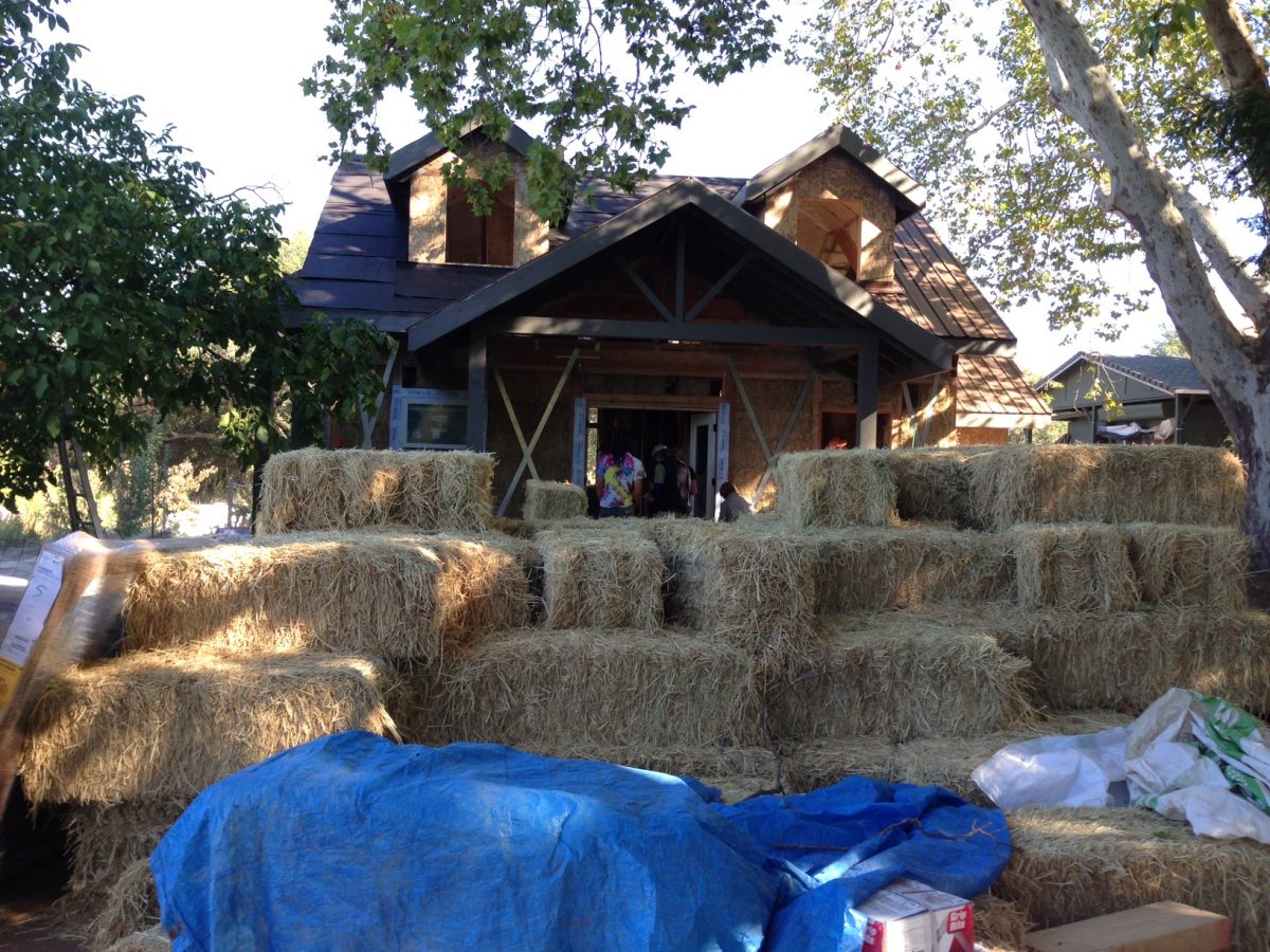 Straw Bale Construction Workshop with Andrew Morrison – TinyHouseDesign